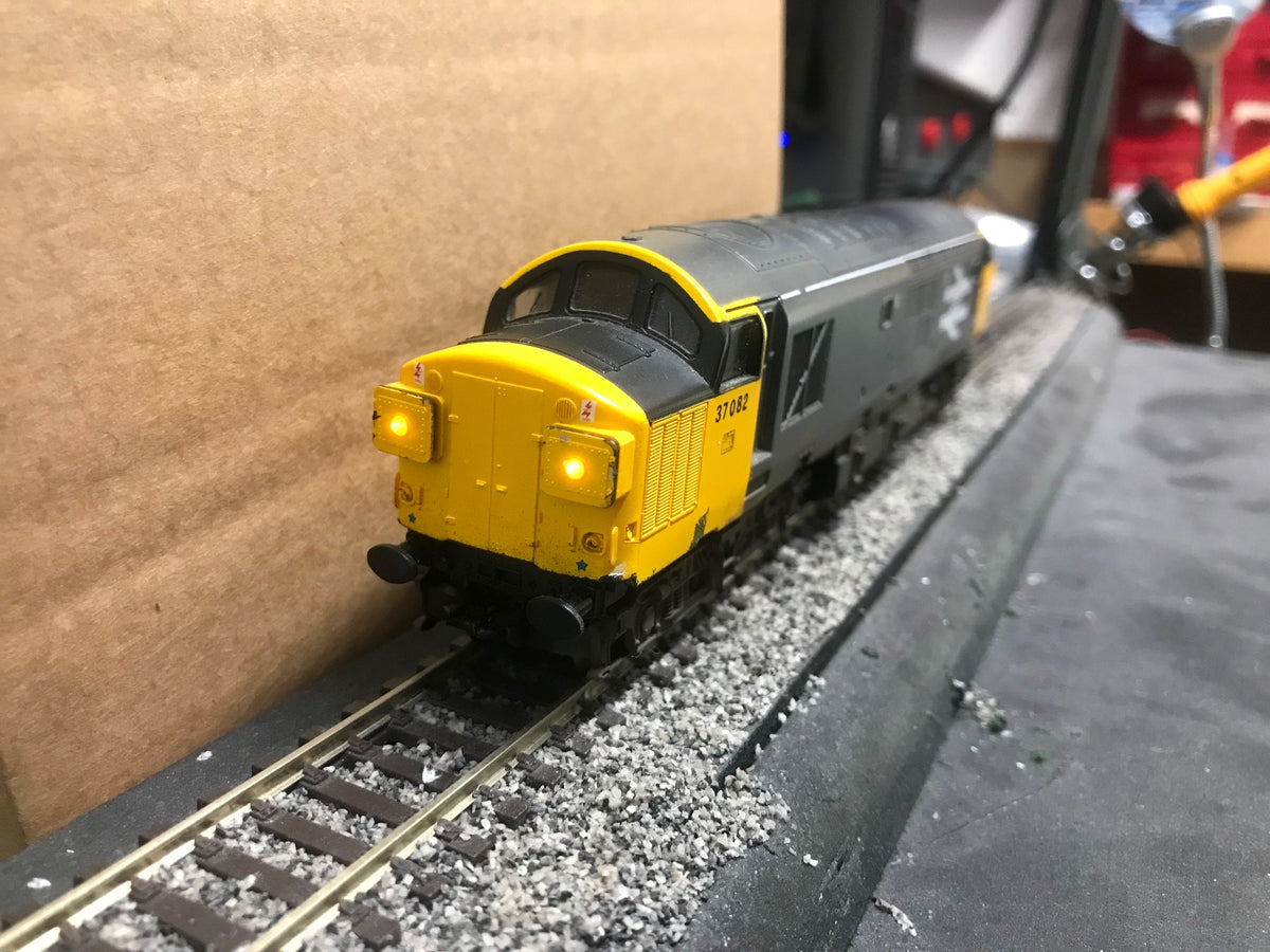 Class 37 Split Head Code Loco Lighting Upgrade – Illuminated models