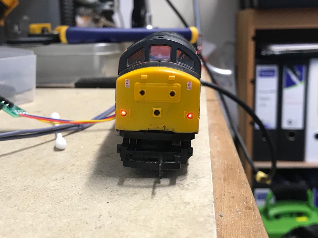 Class 37 Loco Lighting Upgrade – Illuminated models