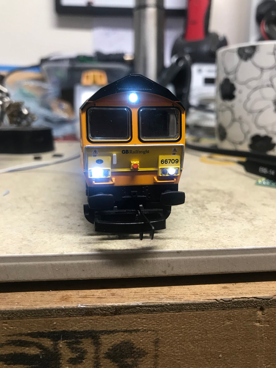 Class 66 Loco Lighting Upgrade – Illuminated models